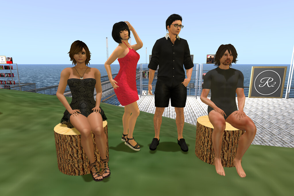 JupiterRowland: Time for an introduction! The guy in black is me, Jupiter Rowland, your host. The lo